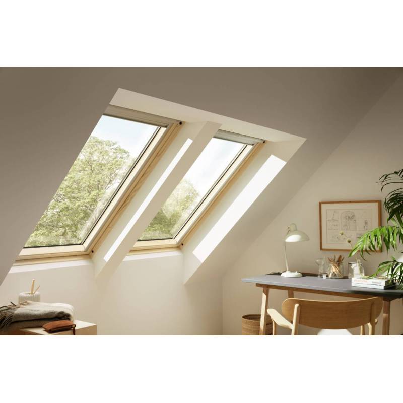 VELUX Triple Glazed 55 x 78cm Pine Centre Pivot Roof Window CK02 GLL ...