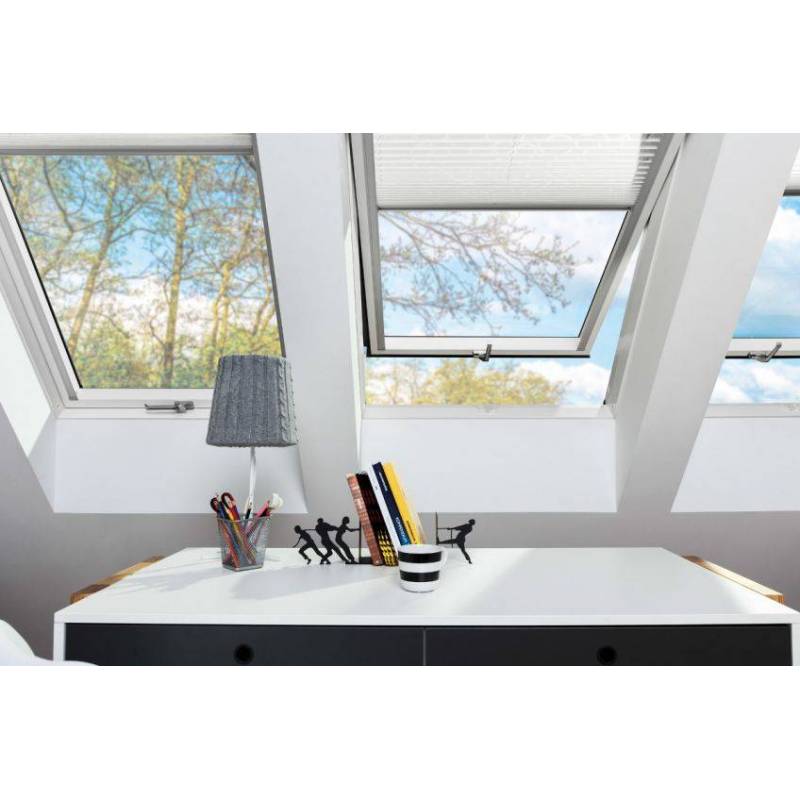 FAKRO FTU-V P2 80 White Polyurethane Paint Laminated 94 x 160cm Centre ...