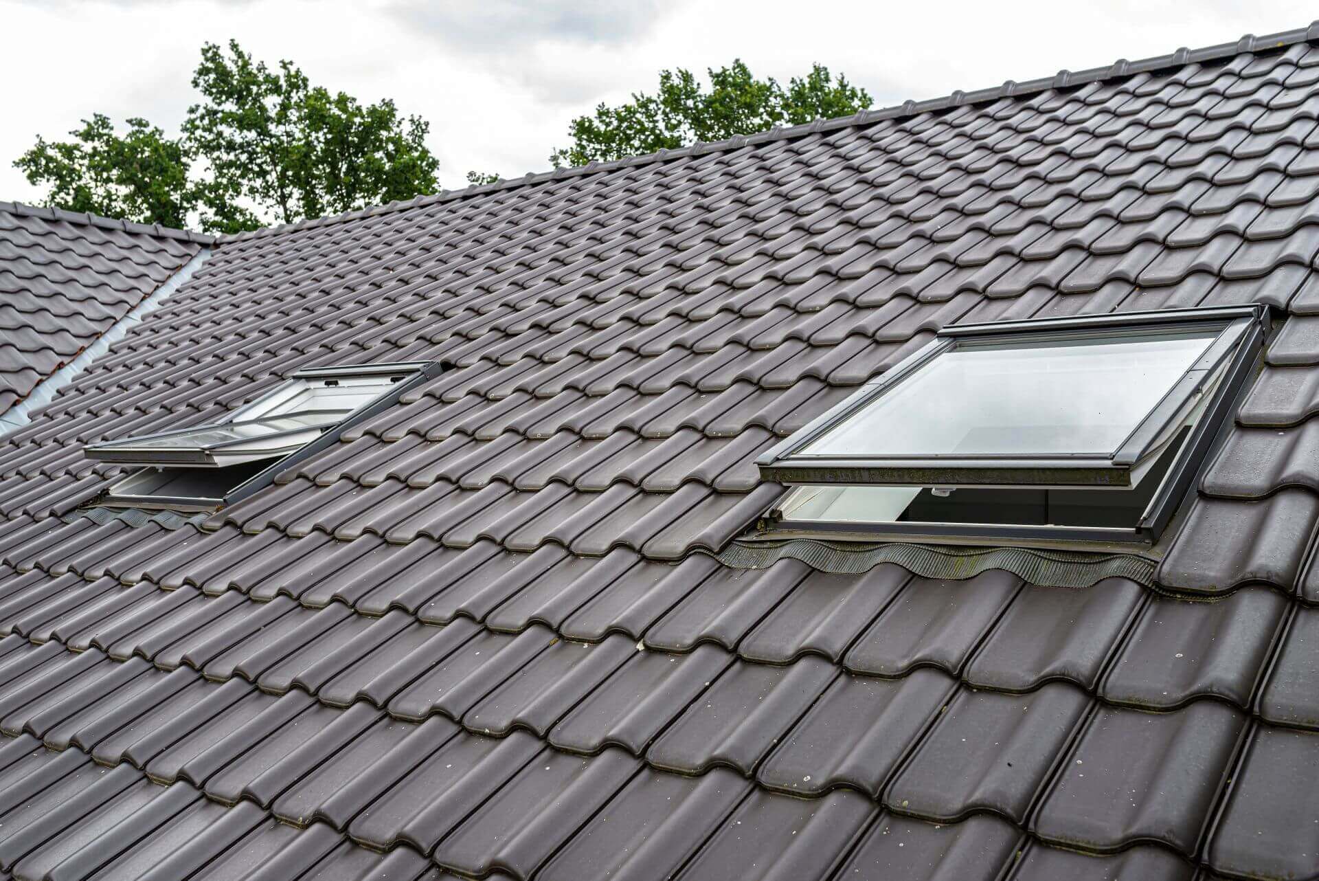 Best Skylights for Pitched Roof: Top 3 Picks for 2026 - Sunlux Roof ...